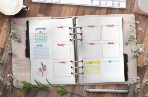 Free Monthly Planner Insert On Two Pages - Bullet Journal Ideas